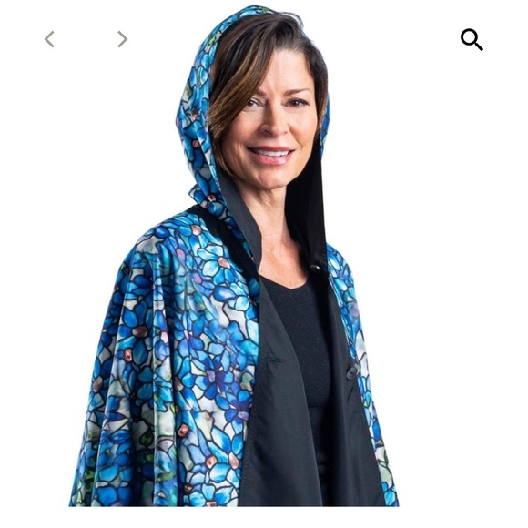 Reversible Rain Cape – Lightweight Hooded Wrap for Women